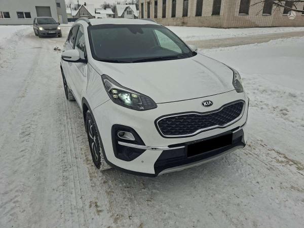 White Kia Sportage 2018 in Marijampole, with an engine capacity of 1.60 L and mileage of 216 thousand km for 10850 €, photo 11 on AUTOMOTO.COM.LV