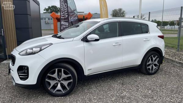 White Kia Sportage 2018 in Marijampole, with an engine capacity of 1.60 L and mileage of 163 thousand km for 13490 €, photo 4 on AUTOMOTO.COM.LV