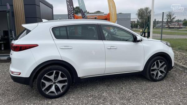 White Kia Sportage 2018 in Marijampole, with an engine capacity of 1.60 L and mileage of 163 thousand km for 13490 €, photo 5 on AUTOMOTO.COM.LV