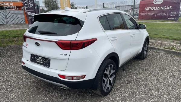 White Kia Sportage 2018 in Marijampole, with an engine capacity of 1.60 L and mileage of 163 thousand km for 13490 €, photo 8 on AUTOMOTO.COM.LV
