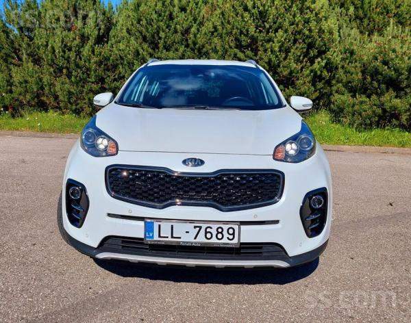 White Kia Sportage 2018 in Riga, with an engine capacity of 1.60 L and mileage of 82 thousand km for 12800 €, photo 2 on AUTOMOTO.COM.LV