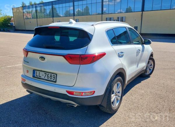 White Kia Sportage 2018 in Riga, with an engine capacity of 1.60 L and mileage of 82 thousand km for 12800 €, photo 5 on AUTOMOTO.COM.LV