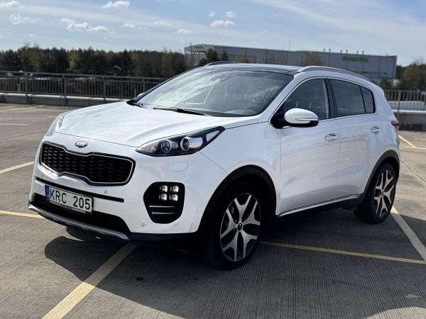 White Kia Sportage 2018 in Vilnius, with an engine capacity of 1.69 L and mileage of 137 thousand km for 14350 €, photo 3 on AUTOMOTO.COM.LV
