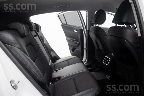 Balts Kia Sportage 2018 Tallina, ar dzinēja tilpumu 1.70 L un nobraukumu 167 tūkst. km par 13999 €, foto 9 vietnē AUTOMOTO.COM.LV