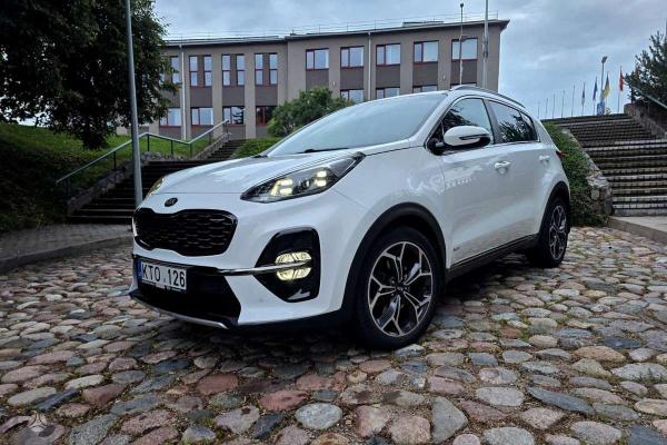 Balts Kia Sportage 2018 Utena, ar dzinēja tilpumu 1.59 L un nobraukumu 103 tūkst. km par 15900 €, foto 1 vietnē AUTOMOTO.COM.LV