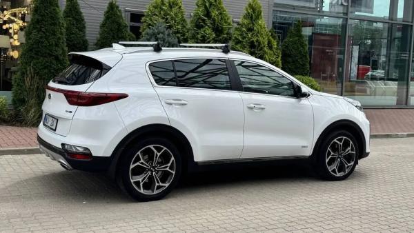 White Kia Sportage 2018 in Riga, with an engine capacity of 1.60 L and mileage of 164 thousand km for 14500 €, photo 2 on AUTOMOTO.COM.LV