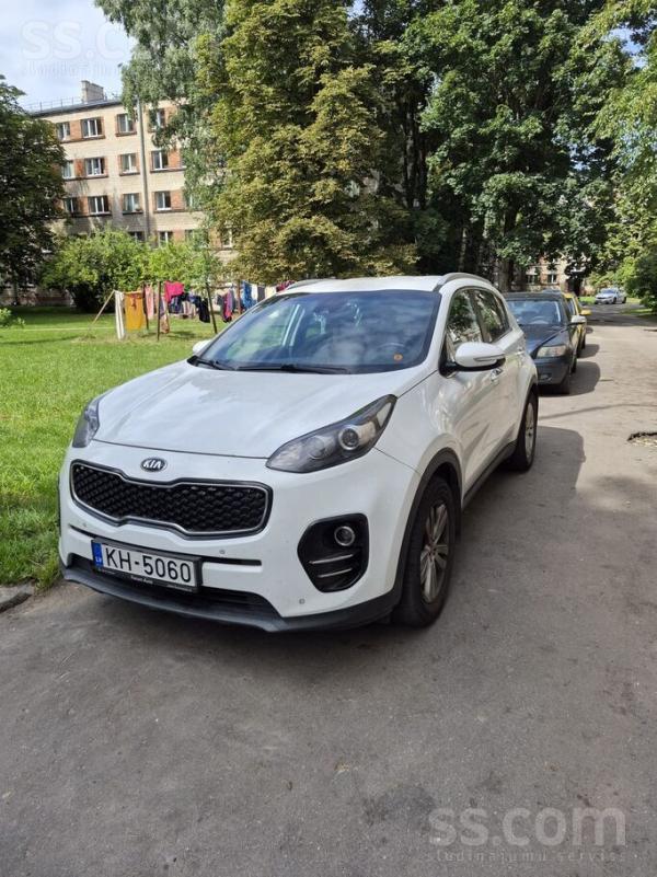 White Kia Sportage 2018 in Riga, with an engine capacity of 1.60 L and mileage of 152 thousand km for 14000 €, photo 2 on AUTOMOTO.COM.LV