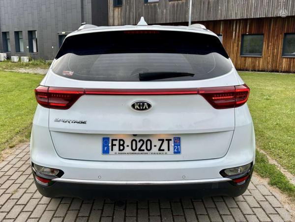 Белый Киа Sportage 2018 в Таураге, объемом двигателя 1.60 л и пробегом 103 тыс. км за 11600 €, фото 3 на AUTOMOTO.COM.LV