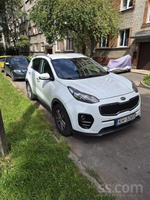 White Kia Sportage 2018 in Riga, with an engine capacity of 1.60 L and mileage of 152 thousand km for 12000 €, photo 2 on AUTOMOTO.COM.LV