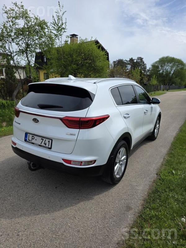 Белый Киа Sportage 2018 в Рига, объемом двигателя 1.70 л и пробегом 145 тыс. км за 12000 €, фото 4 на AUTOMOTO.COM.LV