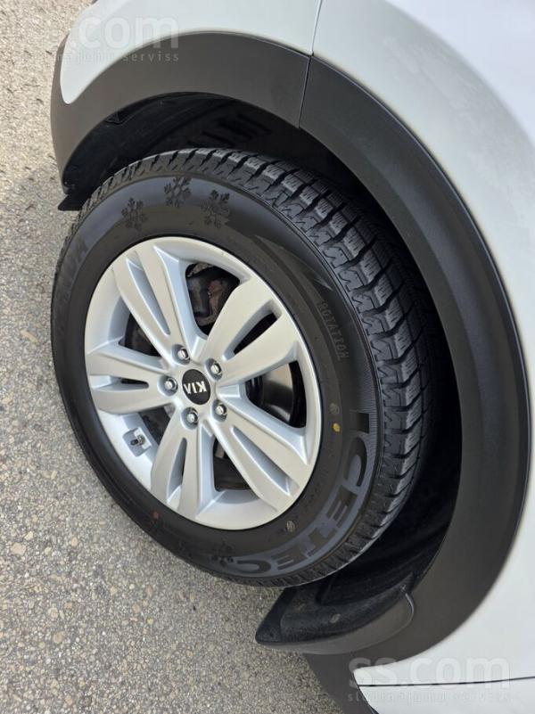 Белый Киа Sportage 2018 в Рига, объемом двигателя 1.70 л и пробегом 145 тыс. км за 12000 €, фото 7 на AUTOMOTO.COM.LV
