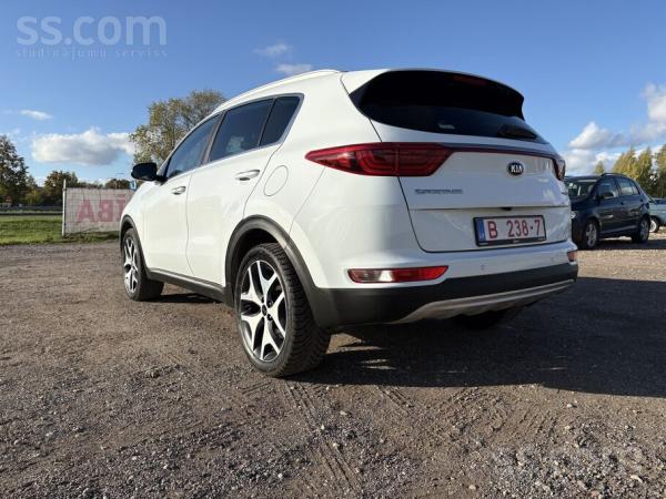 Balts Kia Sportage 2018 Daugavpils, ar dzinēja tilpumu 1.70 L un nobraukumu 204 tūkst. km par 10850 €, foto 4 vietnē AUTOMOTO.COM.LV