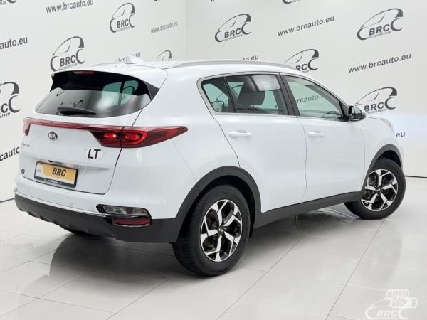 White Kia Sportage 2019 in Avizieniai, with an engine capacity of 1.60 L and mileage of 275 thousand km for 12900 €, photo 2 on AUTOMOTO.COM.LV