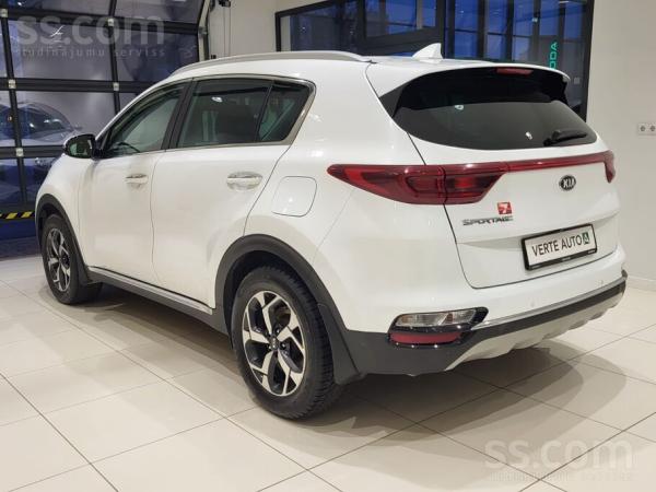 White Kia Sportage 2019 in Riga, with an engine capacity of 1.60 L and mileage of 123 thousand km for 13990 €, photo 4 on AUTOMOTO.COM.LV
