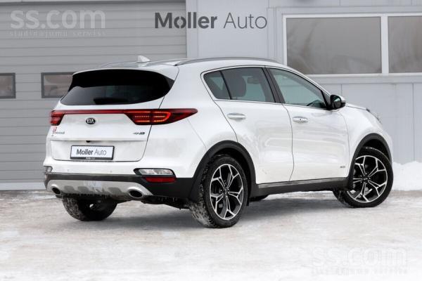 White Kia Sportage 2019 in Jelgava, with an engine capacity of 1.60 L and mileage of 148 thousand km for 12900 €, photo 5 on AUTOMOTO.COM.LV