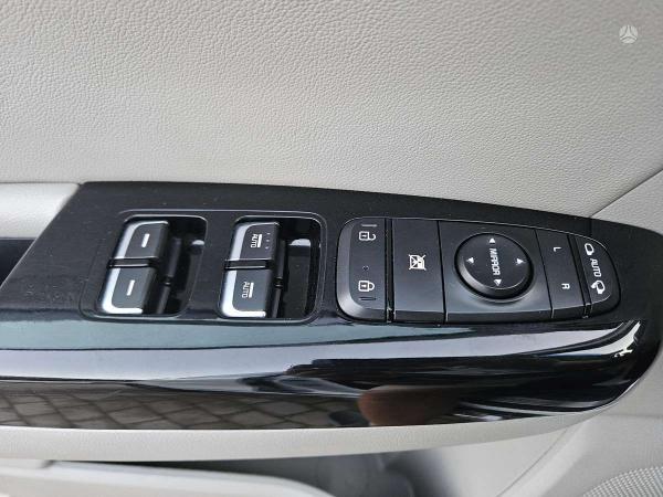 Balts Kia Sportage 2019 Kauņa, ar dzinēja tilpumu 1.60 L un nobraukumu 123 tūkst. km par 9400 €, foto 10 vietnē AUTOMOTO.COM.LV