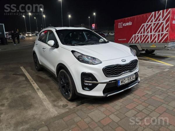 White Kia Sportage 2020 in Riga, with an engine capacity of 1.60 L and mileage of 92 thousand km for 17200 €, photo 1 on AUTOMOTO.COM.LV