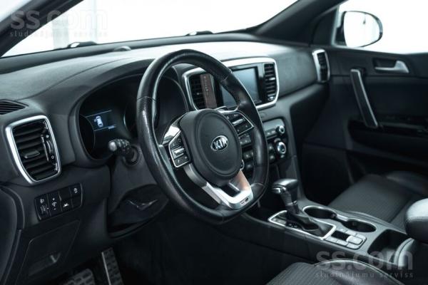 White Kia Sportage 2020 in Riga, with an engine capacity of 1.60 L and mileage of 94 thousand km for 17900 €, photo 5 on AUTOMOTO.COM.LV