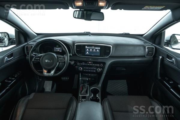 White Kia Sportage 2020 in Riga, with an engine capacity of 1.60 L and mileage of 94 thousand km for 17900 €, photo 6 on AUTOMOTO.COM.LV