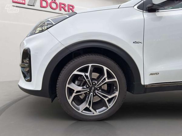 White Kia Sportage 2021 in Kaunas, with an engine capacity of 2.00 L and mileage of 45 thousand km for 28570 €, photo 9 on AUTOMOTO.COM.LV