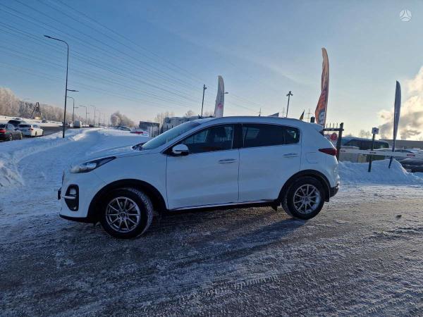 White Kia Sportage 2021 in Kaunas, with an engine capacity of 1.60 L and mileage of 116 thousand km for 14290 €, photo 4 on AUTOMOTO.COM.LV