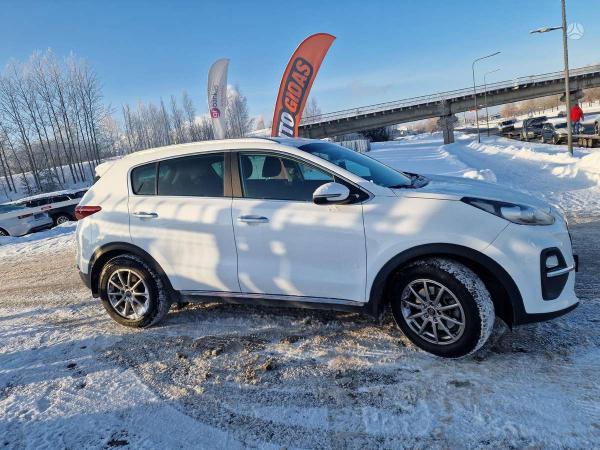 White Kia Sportage 2021 in Kaunas, with an engine capacity of 1.60 L and mileage of 116 thousand km for 14290 €, photo 5 on AUTOMOTO.COM.LV