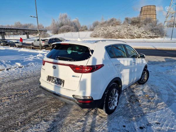 White Kia Sportage 2021 in Kaunas, with an engine capacity of 1.60 L and mileage of 116 thousand km for 14290 €, photo 7 on AUTOMOTO.COM.LV