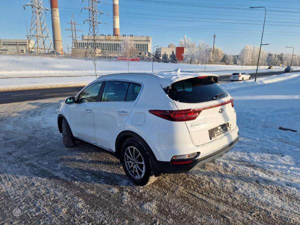 White Kia Sportage 2021 in Kaunas, with an engine capacity of 1.60 L and mileage of 116 thousand km for 14290 €, photo 9 on AUTOMOTO.COM.LV