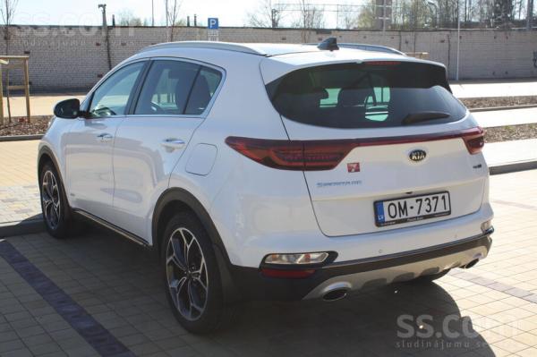 White Kia Sportage 2021 in Riga, with an engine capacity of 1.60 L and mileage of 73 thousand km for 18900 €, photo 4 on AUTOMOTO.COM.LV