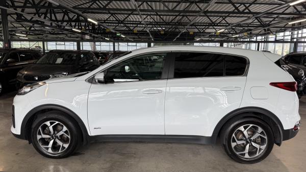 Balts Kia Sportage 2021 Rīga, ar dzinēja tilpumu 1.60 L un nobraukumu 117 tūkst. km par 1590000 €, foto 1 vietnē AUTOMOTO.COM.LV