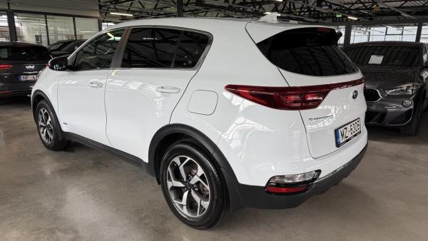 Balts Kia Sportage 2021 Rīga, ar dzinēja tilpumu 1.60 L un nobraukumu 117 tūkst. km par 1590000 €, foto 2 vietnē AUTOMOTO.COM.LV