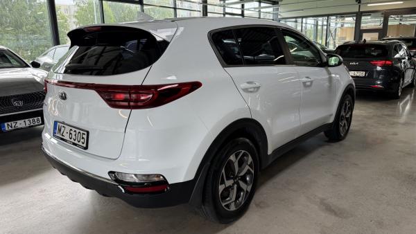 Balts Kia Sportage 2021 Rīga, ar dzinēja tilpumu 1.60 L un nobraukumu 117 tūkst. km par 1590000 €, foto 3 vietnē AUTOMOTO.COM.LV