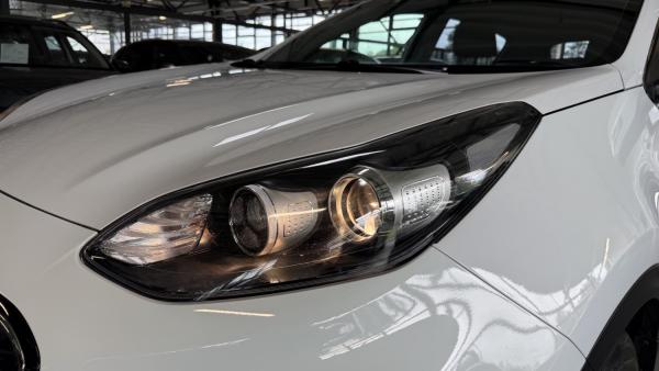 Balts Kia Sportage 2021 Rīga, ar dzinēja tilpumu 1.60 L un nobraukumu 117 tūkst. km par 1590000 €, foto 7 vietnē AUTOMOTO.COM.LV