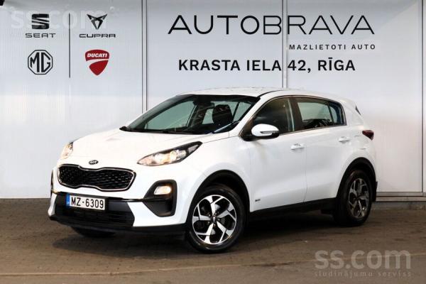 White Kia Sportage 2021 in Riga, with an engine capacity of 1.60 L and mileage of 93 thousand km for 16200 €, photo 2 on AUTOMOTO.COM.LV
