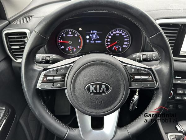 White Kia Sportage 2022 in Avizieniai, with an engine capacity of 1.60 L and mileage of 102 thousand km for 18950 €, photo 6 on AUTOMOTO.COM.LV