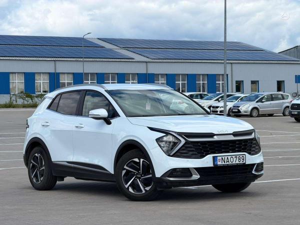 Белый Киа Sportage 2022 в Таураге, объемом двигателя 1.60 л и пробегом 31 тыс. км за 21800 €, фото 1 на AUTOMOTO.COM.LV