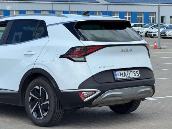 Белый Киа Sportage 2022 в Таураге, объемом двигателя 1.60 л и пробегом 31 тыс. км за 21800 €, фото 6 на AUTOMOTO.COM.LV