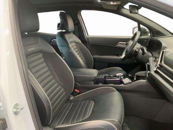 White Kia Sportage 2022 in Vilnius, with an engine capacity of 1.60 L and mileage of 64 thousand km for 34000 €, photo 5 on AUTOMOTO.COM.LV
