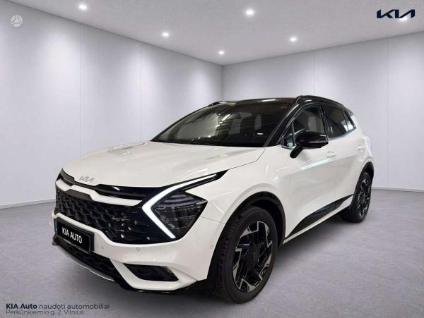 White Kia Sportage 2022 in Vilnius, with an engine capacity of 1.60 L and mileage of 70 thousand km for 33990 €, photo 1 on AUTOMOTO.COM.LV