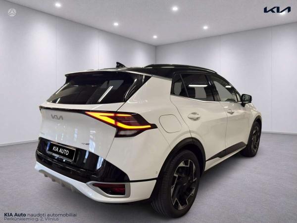 White Kia Sportage 2022 in Vilnius, with an engine capacity of 1.60 L and mileage of 70 thousand km for 33990 €, photo 2 on AUTOMOTO.COM.LV