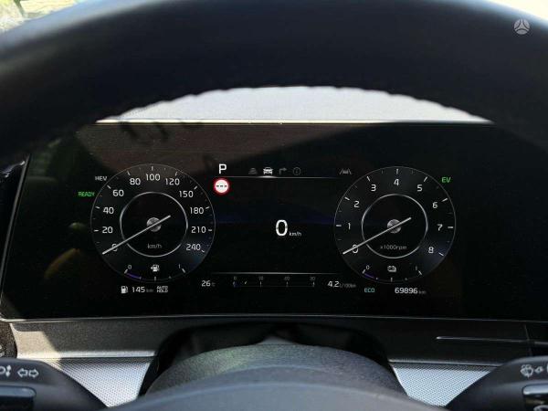 White Kia Sportage 2022 in Vilnius, with an engine capacity of 1.60 L and mileage of 70 thousand km for 33990 €, photo 6 on AUTOMOTO.COM.LV