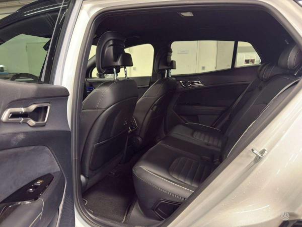 White Kia Sportage 2022 in Vilnius, with an engine capacity of 1.60 L and mileage of 70 thousand km for 33990 €, photo 8 on AUTOMOTO.COM.LV