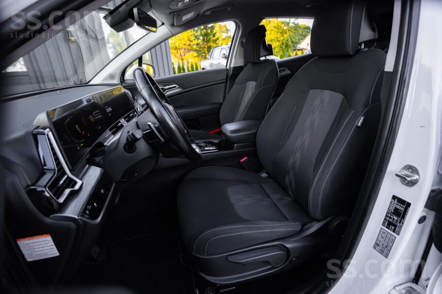 White Kia Sportage 2022 in Jelgava, with an engine capacity of 1.60 L and mileage of 225 thousand km for 16300 €, photo 9 on AUTOMOTO.COM.LV