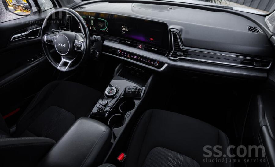 White Kia Sportage 2022 in Jelgava, with an engine capacity of 1.60 L and mileage of 225 thousand km for 16300 €, photo 12 on AUTOMOTO.COM.LV