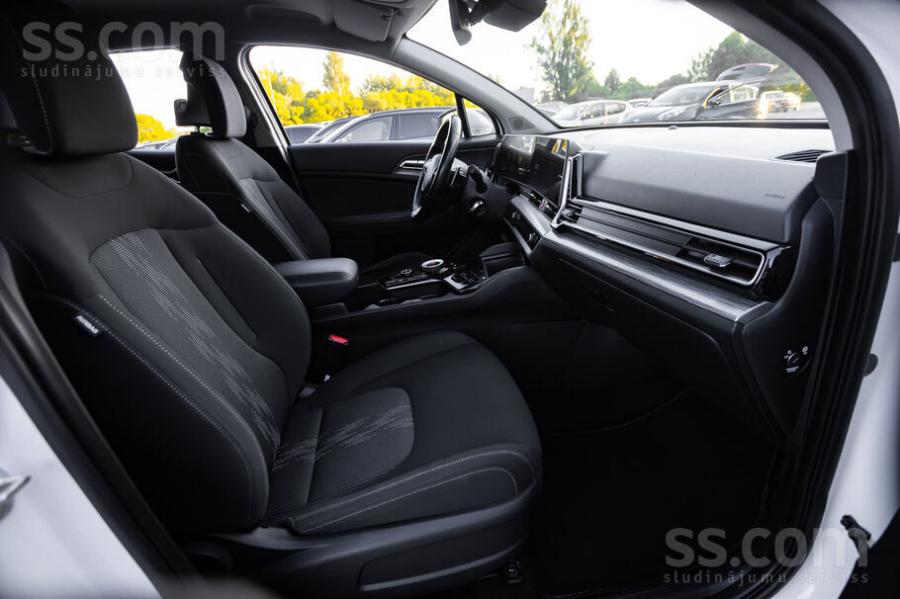 White Kia Sportage 2022 in Jelgava, with an engine capacity of 1.60 L and mileage of 225 thousand km for 16300 €, photo 15 on AUTOMOTO.COM.LV