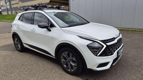 White Kia Sportage 2022 in Vilnius, with an engine capacity of 1.60 L and mileage of 67 thousand km for 25900 €, photo 2 on AUTOMOTO.COM.LV