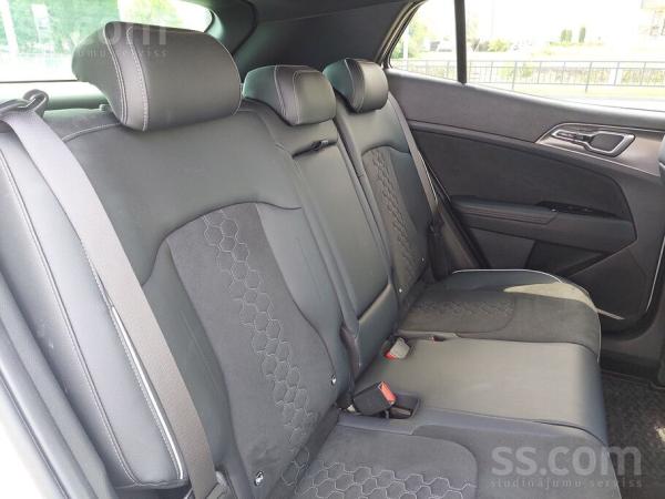Balts Kia Sportage 2023 Daugavpils, ar dzinēja tilpumu 1.60 L un nobraukumu 20 tūkst. km par 29500 €, foto 9 vietnē AUTOMOTO.COM.LV