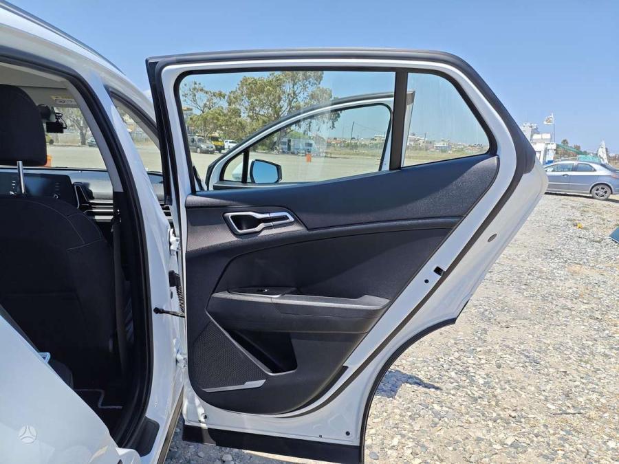 Balts Kia Sportage 2023 Viļņa, ar dzinēja tilpumu 1.60 L un nobraukumu 73 tūkst. km par 20000 €, foto 20 vietnē AUTOMOTO.COM.LV