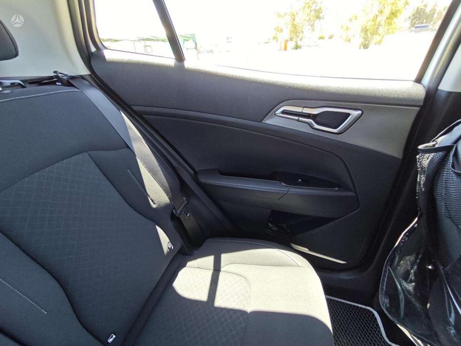 Balts Kia Sportage 2023 Viļņa, ar dzinēja tilpumu 1.60 L un nobraukumu 73 tūkst. km par 20000 €, foto 33 vietnē AUTOMOTO.COM.LV