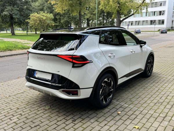 White Kia Sportage 2023 in Klaipeda, with an engine capacity of 1.60 L and mileage of 45 thousand km for 29000 €, photo 6 on AUTOMOTO.COM.LV